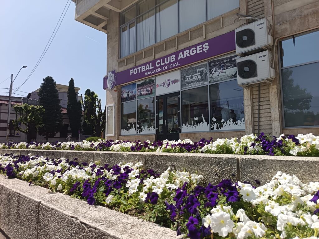 Renaște un magazin din centrul Piteștiului - Suflet argesean